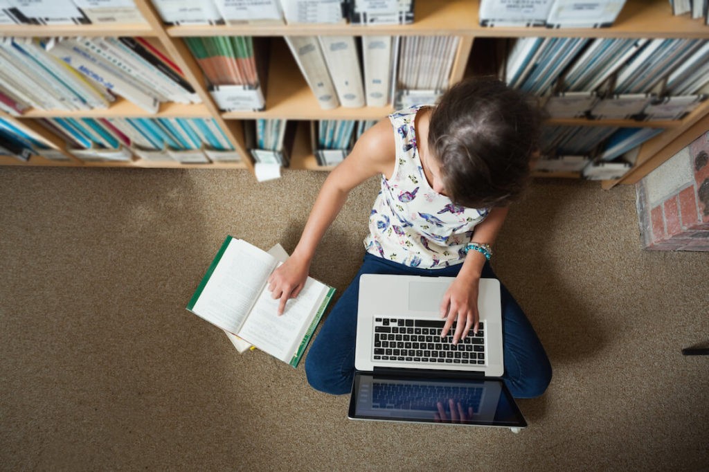 Lateral Reading vs. Vertical Reading: Differences and Benefits - TeachHUB