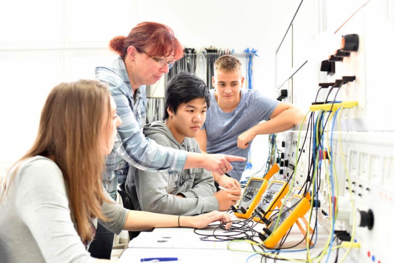 Alternatives to College: Exploring Career and Technical Education ...
