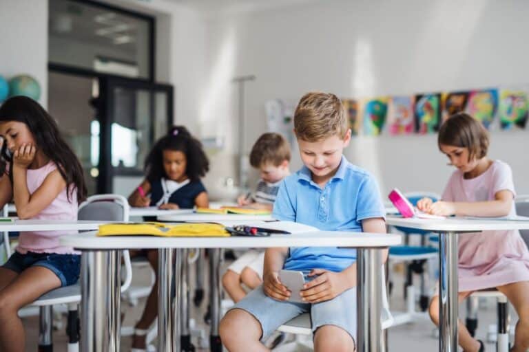 Classroom Management Tips for Proximity Control - TeachHUB